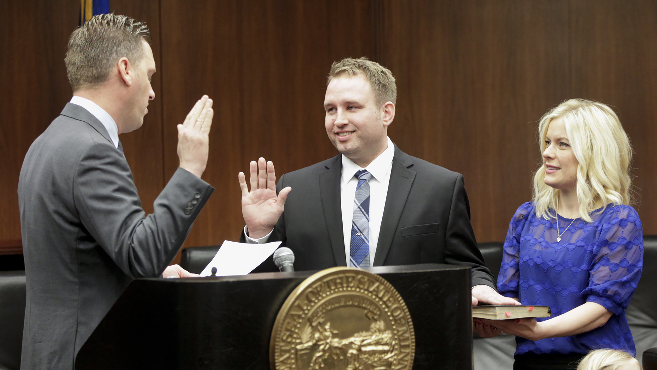 Anderson sworn in as newest House member - Session Daily - Minnesota ...