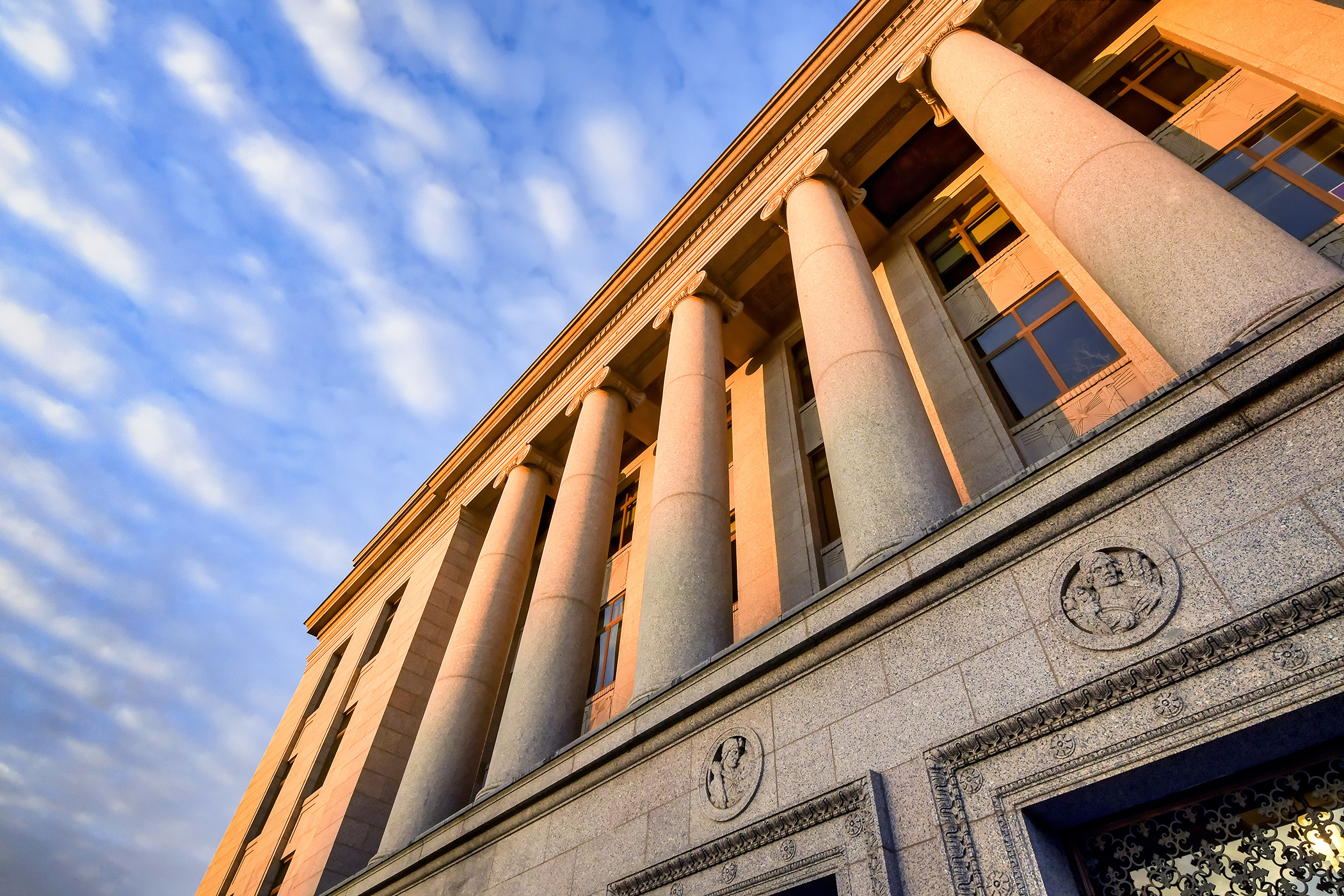 House panel approves $500 million revamp of State Office Building ...